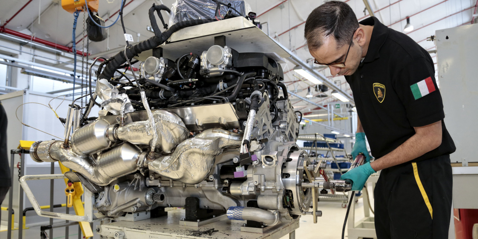 What it's like to build a Lamborghini V12 by hand