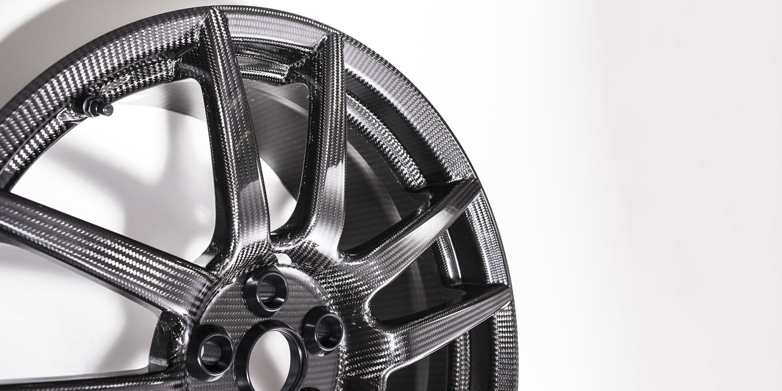 GM Wants to Offer Carbon Fiber Wheels on Cadillacs, Corvettes and Camaros